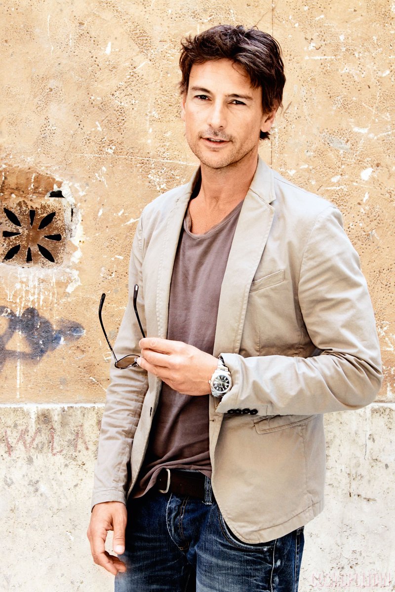 Roberto Farnesi: Najbolj zaželen italijanski moški se poroči - Svet ...