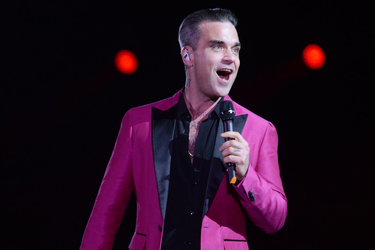 Robbie Williams bo v skopu turneje 2017 nastopil čisto blizu nas ...