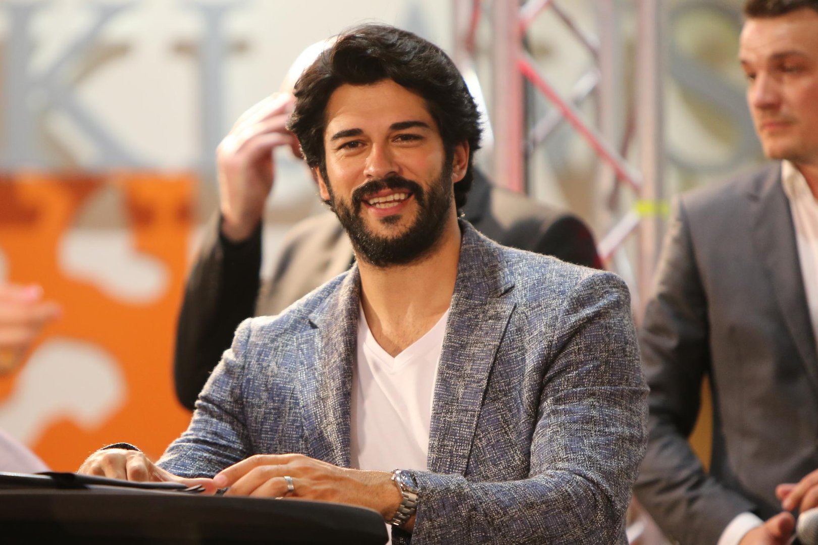 Burak Ozcvit: "Ljubezen je najtežja stvar. Ljubezen pomeni ...