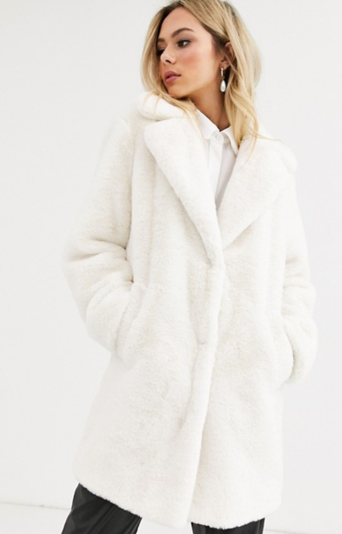 Sanja Grohar pokazala 'teddy' plašč, ki bo TOP na VSAKI ženski (+ kje ...