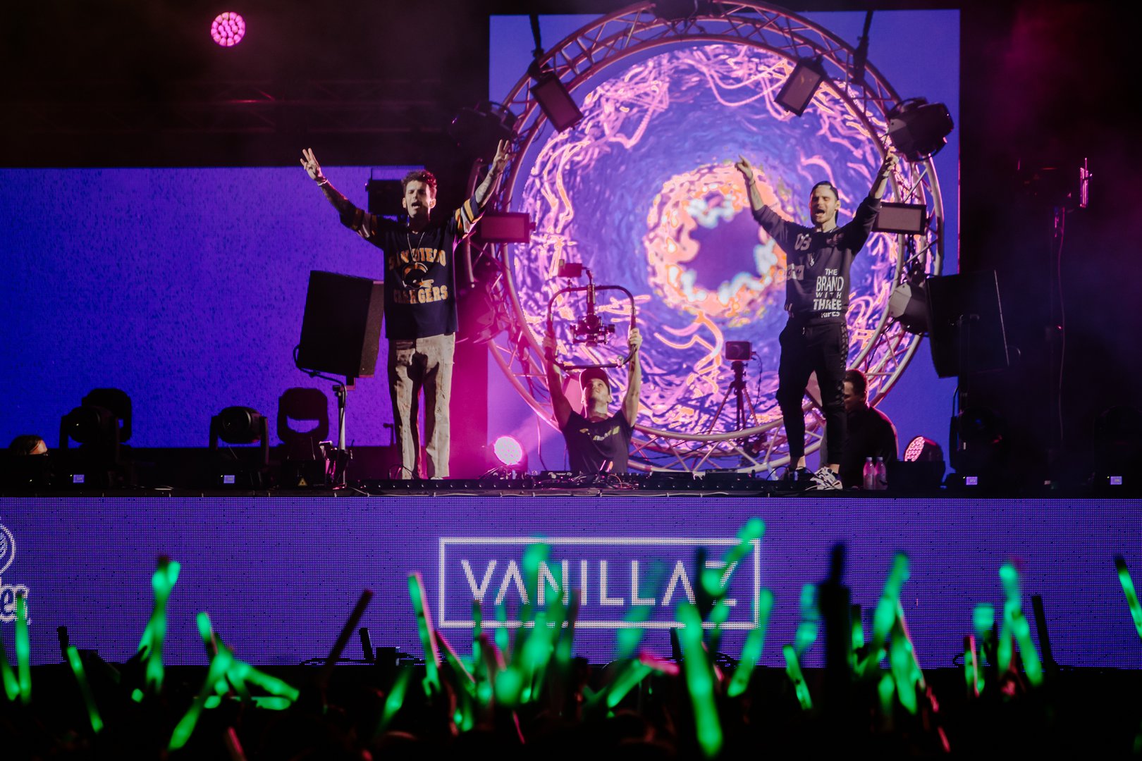 Ko se povežeta DJ in VJ, glasba dobi vizualno podobo - Aktualno ...