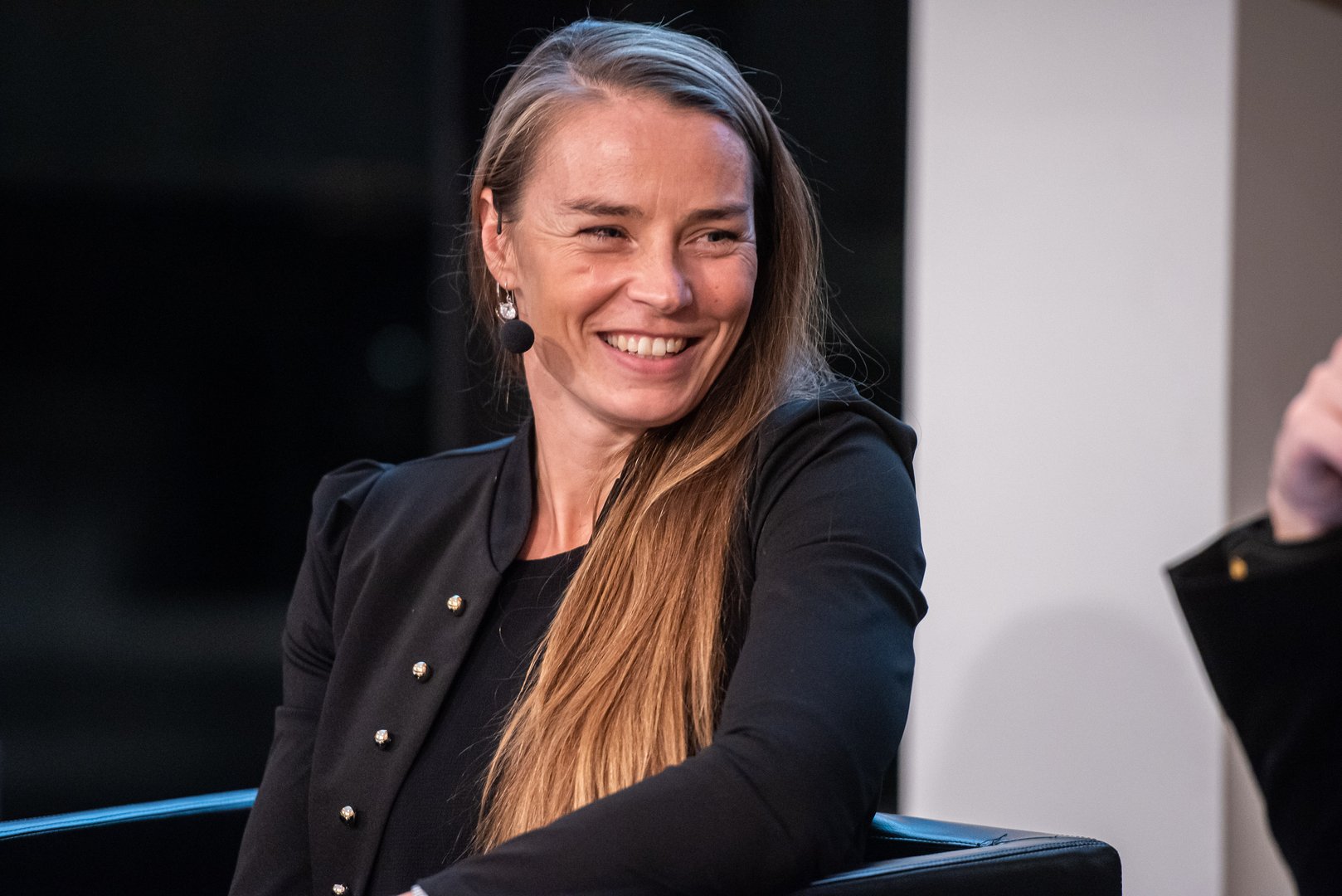 Tina Maze objavila družinsko fotografijo: Poglej, kako velika je že njena hčerka (FOTO) - Domače ...