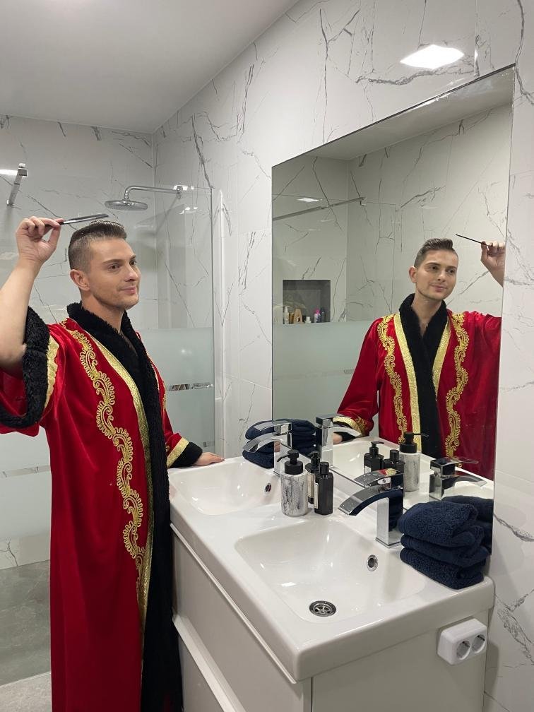 O, vauuu! Tako ČUDOVITO stanovanje ima Damjan Murko (poslal nam je ...