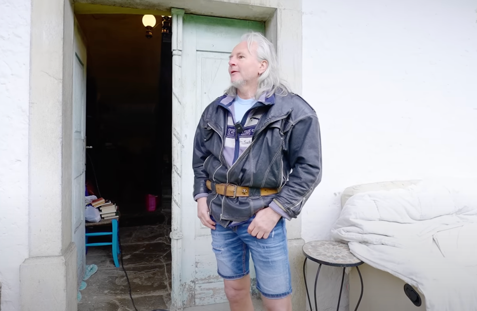 VIDEO: Ne boš verjela, na kakšnem ogromnem POSESTVU živi Artur Štern ...