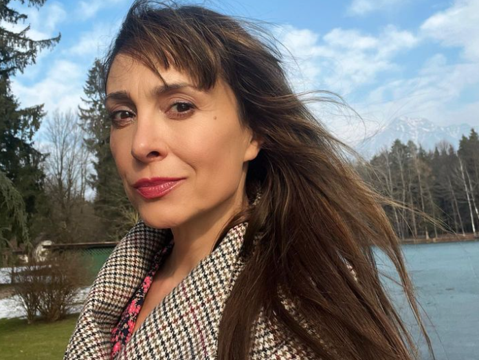 Nikoli ne uganeš, s katero znano slovensko pevko je na dopustu hči Tine ...