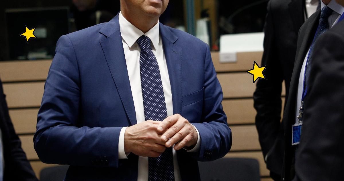 Ja pa iii! TA politik je prvič postal DEDEK (+ novopečena mamica je ... Ja pa iii! TA politik je prvič postal DEDEK (+ novopečena mamica je ...