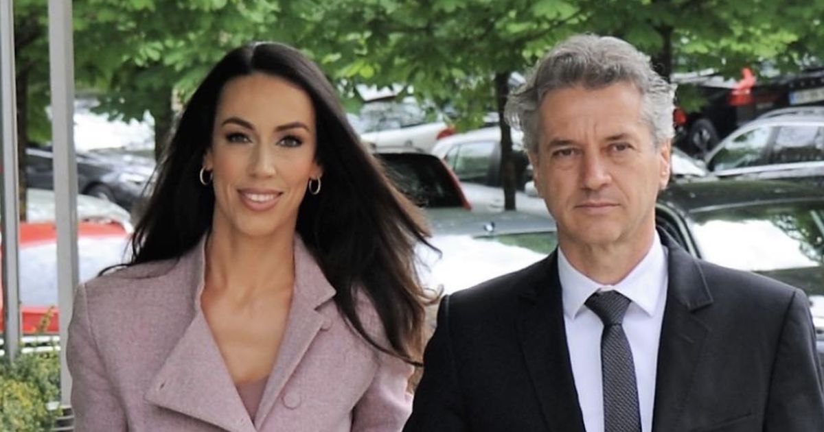 Tina Gaber za obisk španske kraljeve družine oblekla eno najlepših ...