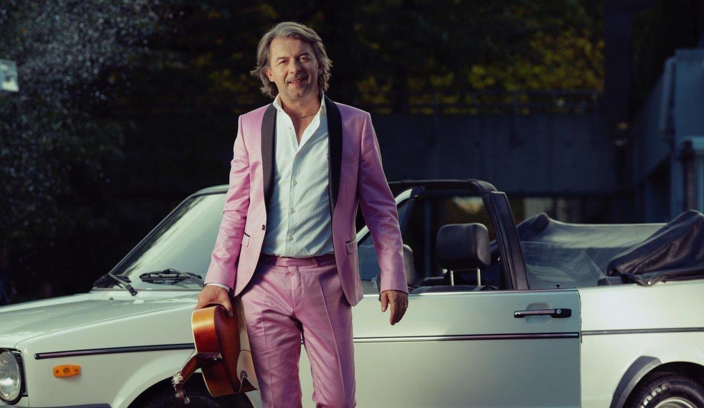 Magnifico ima nadvse postavnega sina, ki je s partnerko razveselil ...