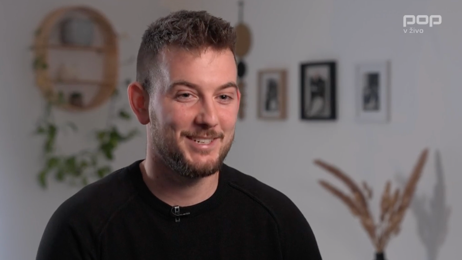 Fotografi ujeli, kaj je zmagovalec Talentov Domen Kljun z ženo storil ...