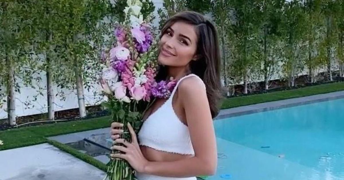 Danes je dan, ko praznujemo ŽENSKE: Kaj obeležujemo in katero rožo podariti? ️ - Cosmopolitan.si