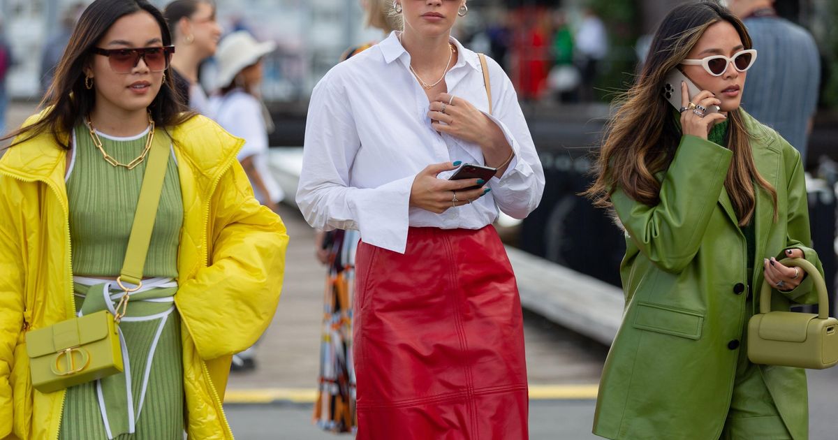 Med največje poletne hite se vrača ta preprosta obutev, ki smo jo že ...