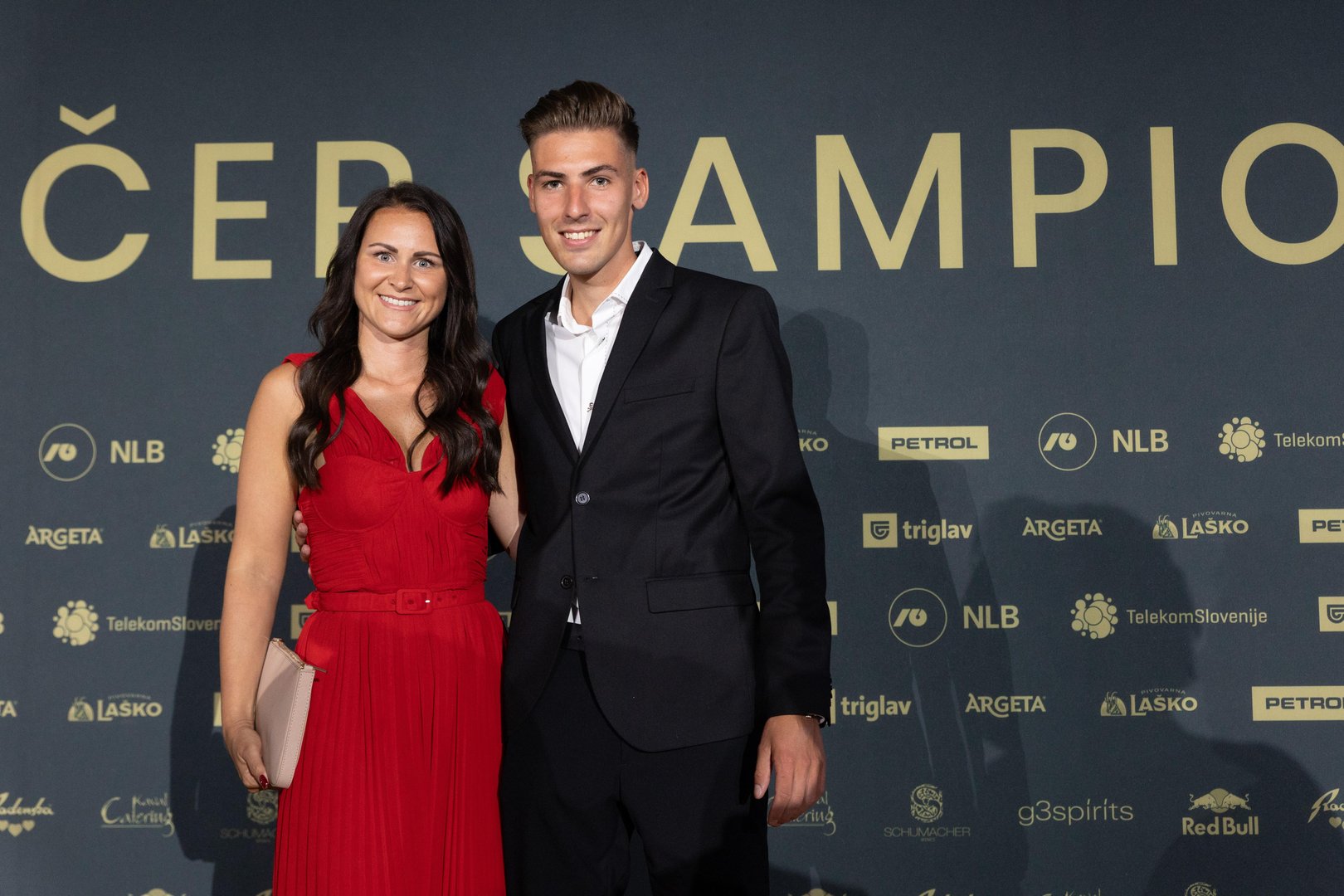 Sta Večer Šampionov 'ukradli' izbranki Prevca in Zajca? Po preprogi v ...