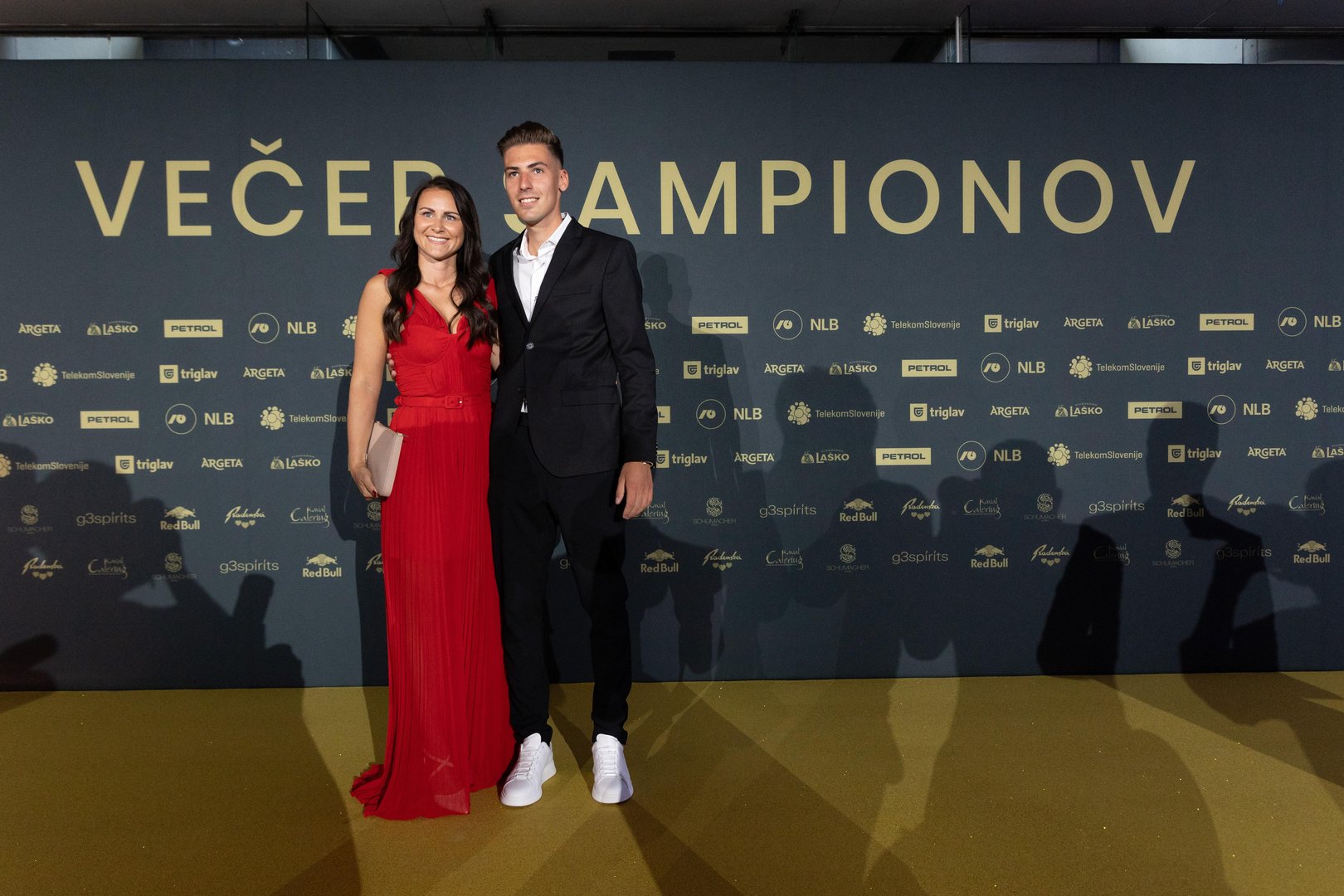 Sta Večer Šampionov 'ukradli' izbranki Prevca in Zajca? Po preprogi v ...