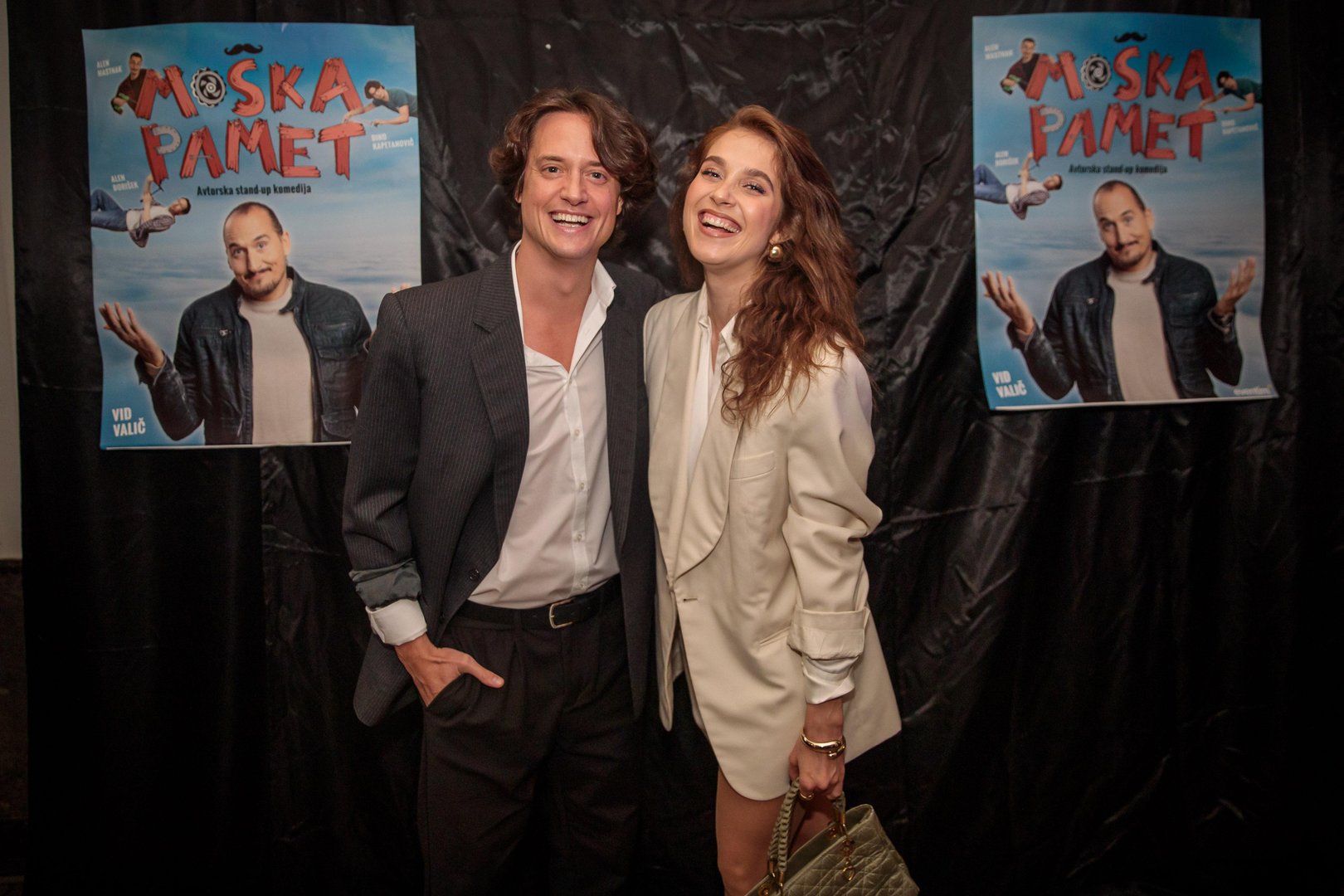 Kdo je dekle, ki je ukradlo srce igralca Domna Valiča? Spoznala sta se ...