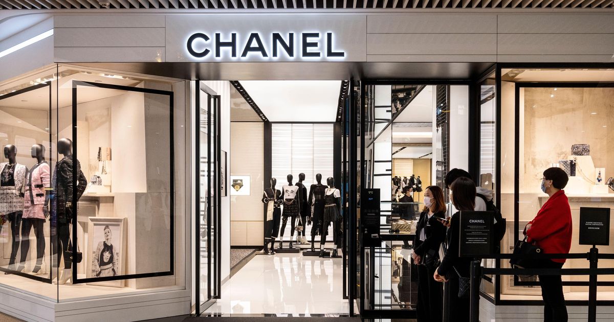 Chanel izdal novo praznično lepotno kolekcijo, ki združuje brezčasno ...