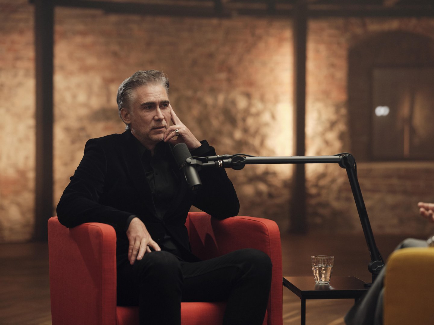 Jan Plestenjak iskreno razkril, kako je izgledal koncert, ki ga je imel dan po bratovi smrti ...