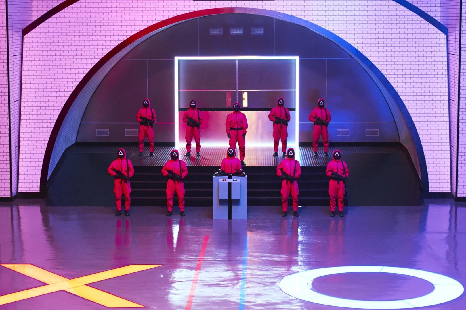 Prihaja 2. sezona priljubljene serije Squid game in Cosmopolitan je bil ...