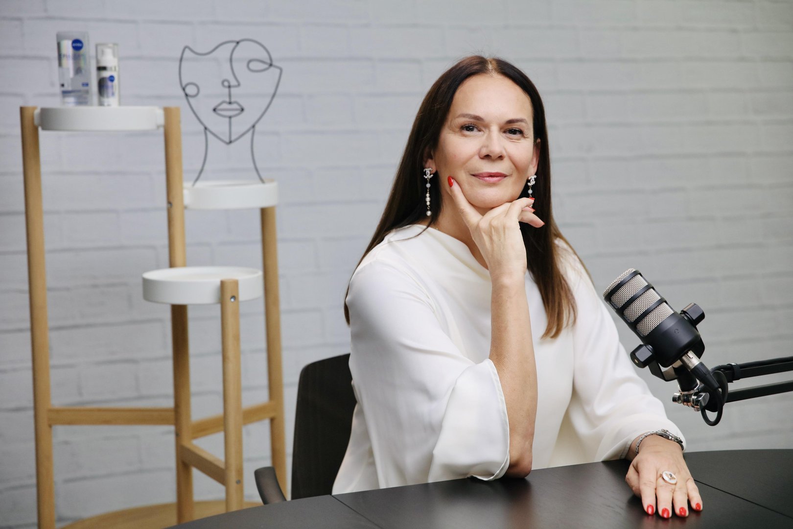 Pika Zrim preizkusila lepotni izdelek nove generacije: "To je serum, ki ...