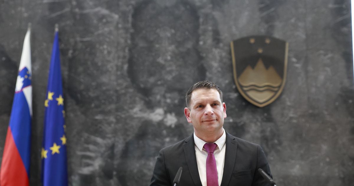 Ste opazili, kaj nosi novopečeni predsednik državnega zbora Zoran ...